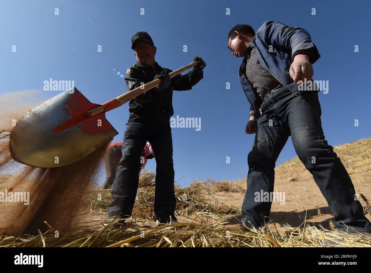 200307 -- GULANG, March 7, 2020 -- Wang Zhipeng L and Cheng Shengxue ...