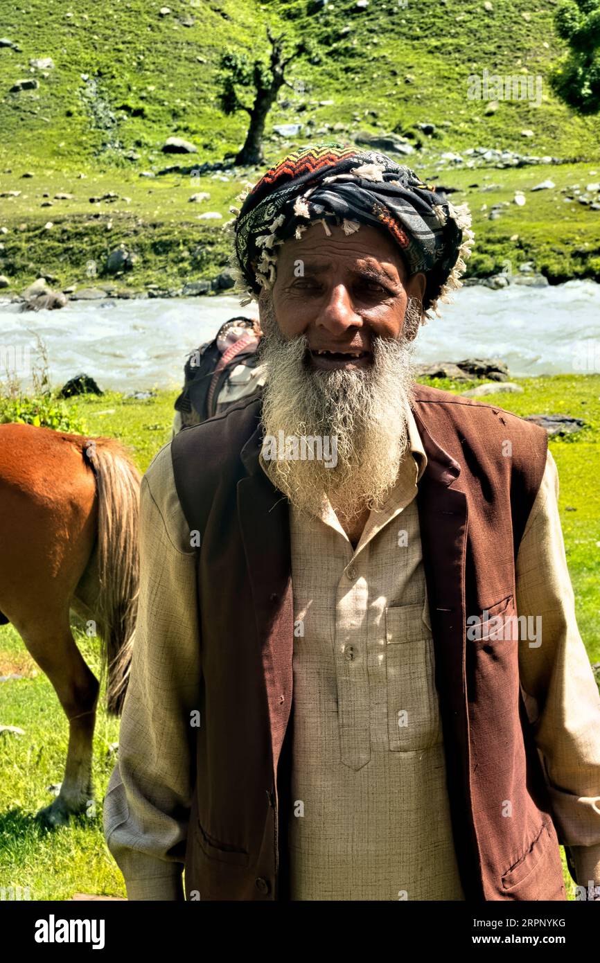 Bakerwal (Gurjar) shepherd in the Warwan Valley, Kashmir, India Stock ...