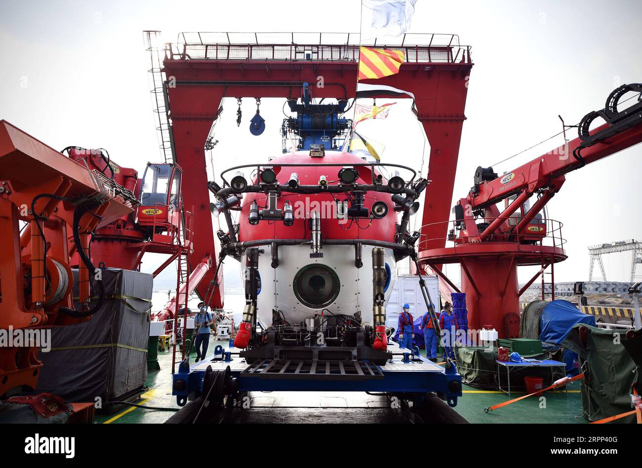 200310 -- SANYA, March 10, 2020 -- Photo taken on March 10, 2020 shows ...