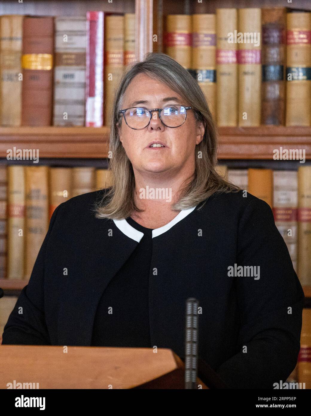 Royal courts of justice opening hi-res stock photography and images - Alamy