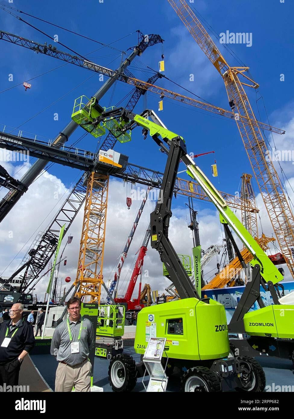 Zoomlion heavy industry science and technology hi-res stock photography ...