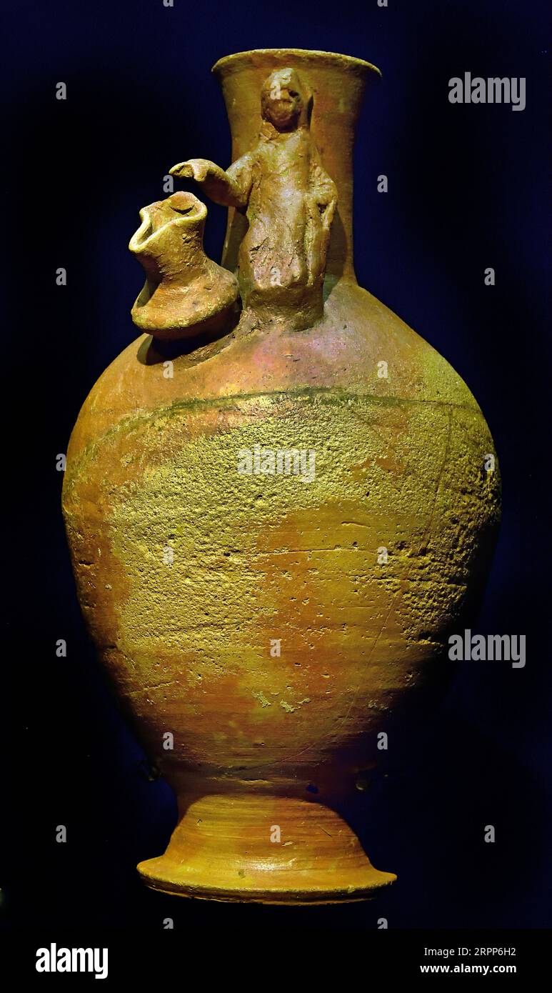 Examples of ancient greek pottery hi-res stock photography and images ...
