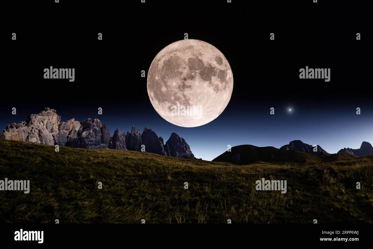 Mountain vector moon hi-res stock photography and images - Alamy