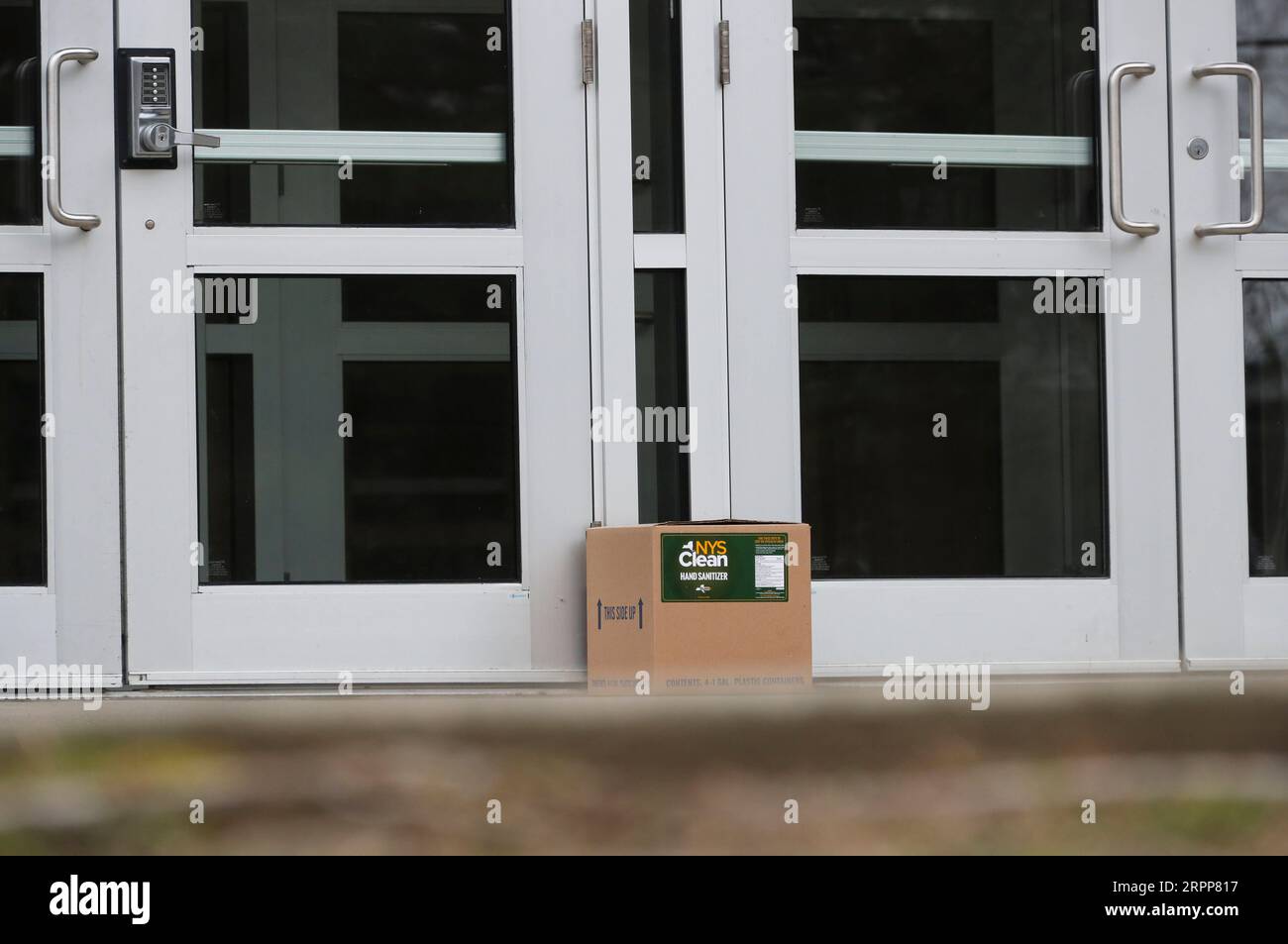 Containment box hi-res stock photography and images - Alamy