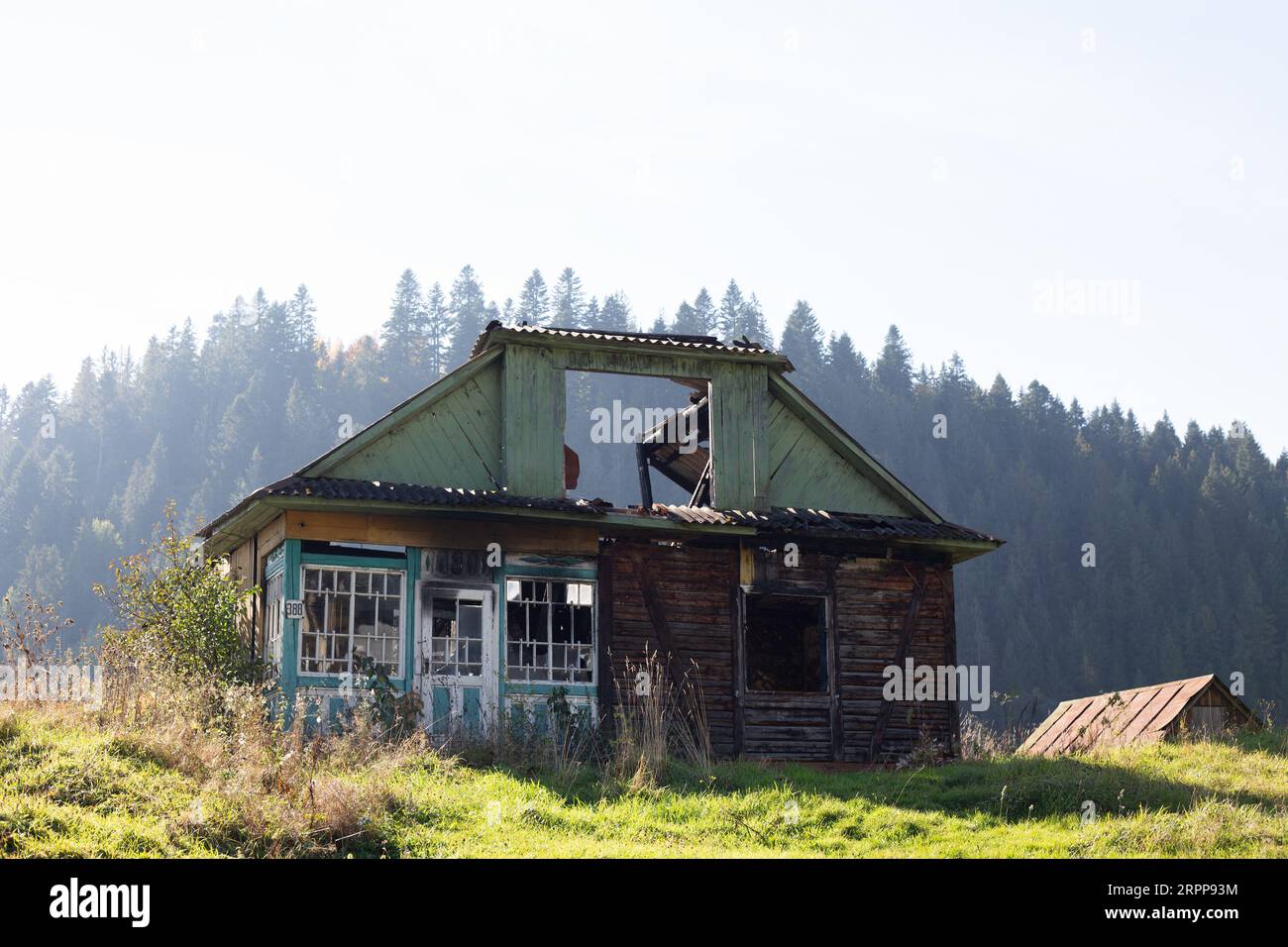 Destroyed abandoned clay house hi-res stock photography and images - Alamy
