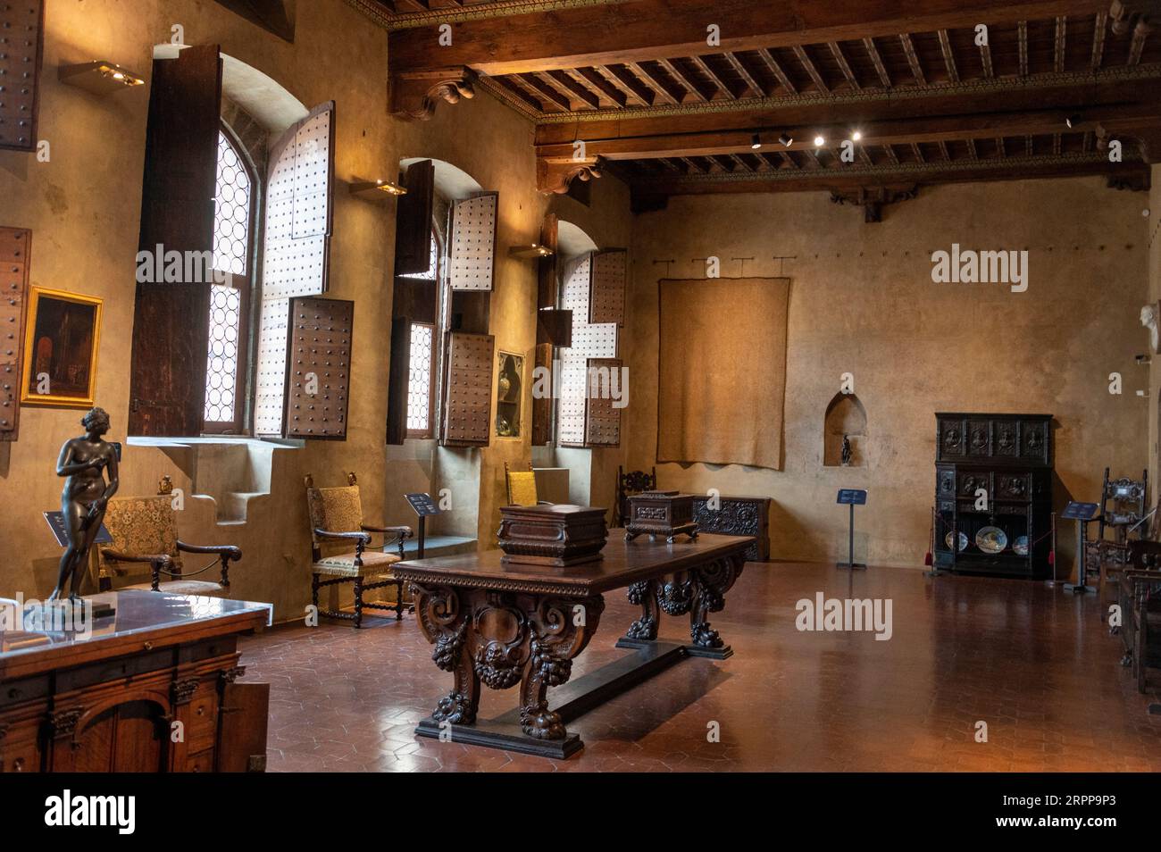 A wealthy 15th-century Florentine audience room at the Palazzo ...