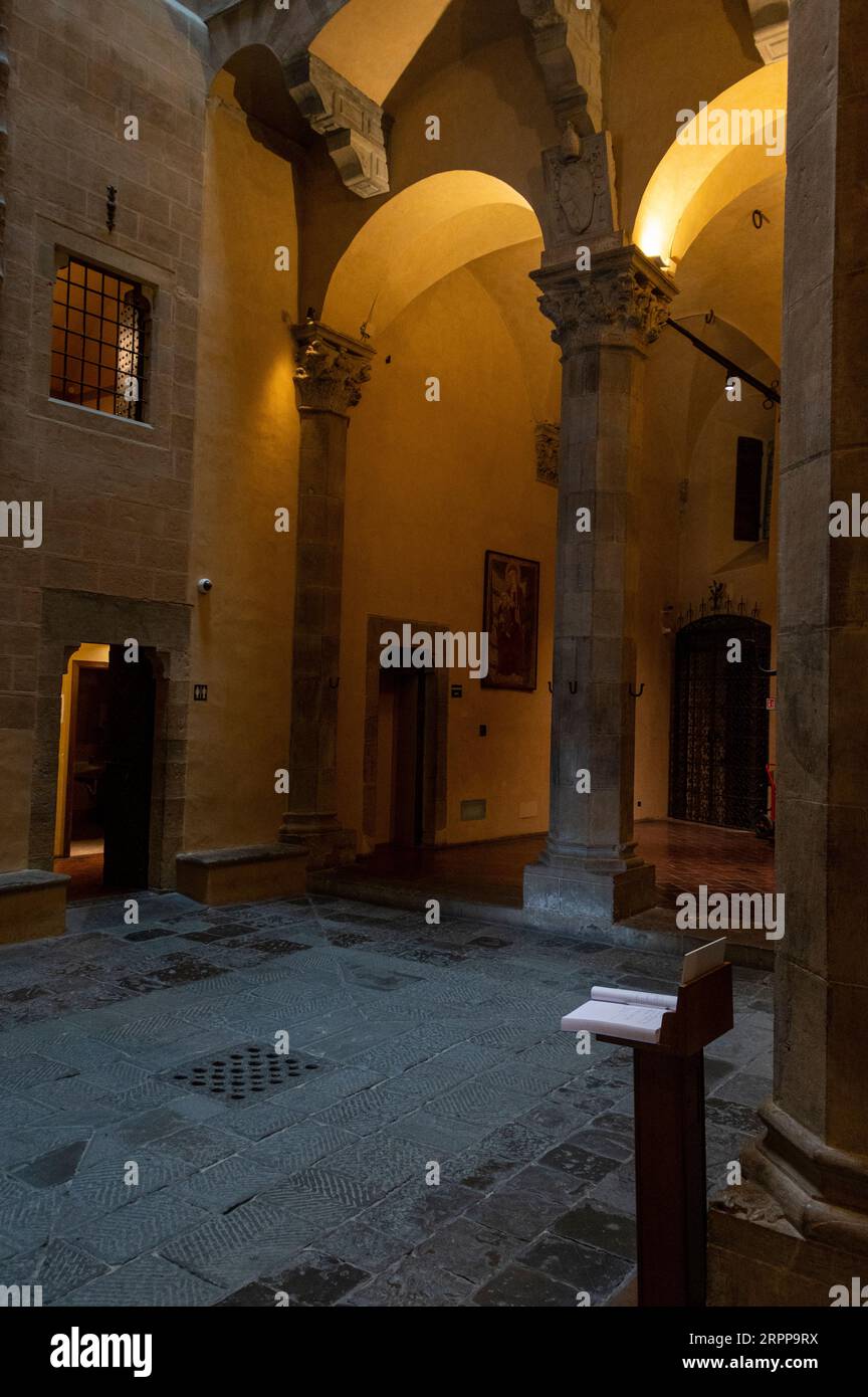 Rampant arches hi-res stock photography and images - Alamy