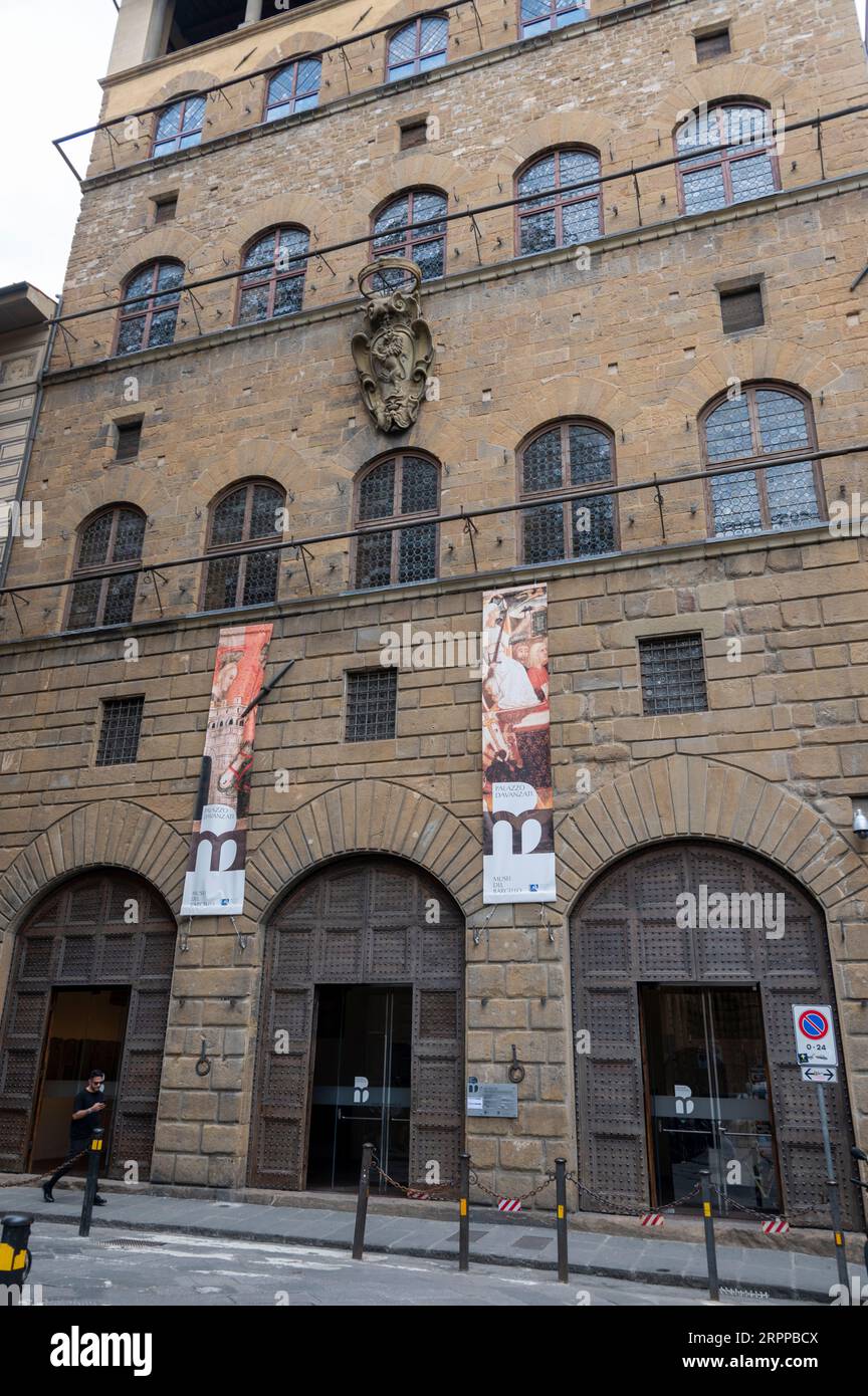 Via porta rossa hi-res stock photography and images - Alamy
