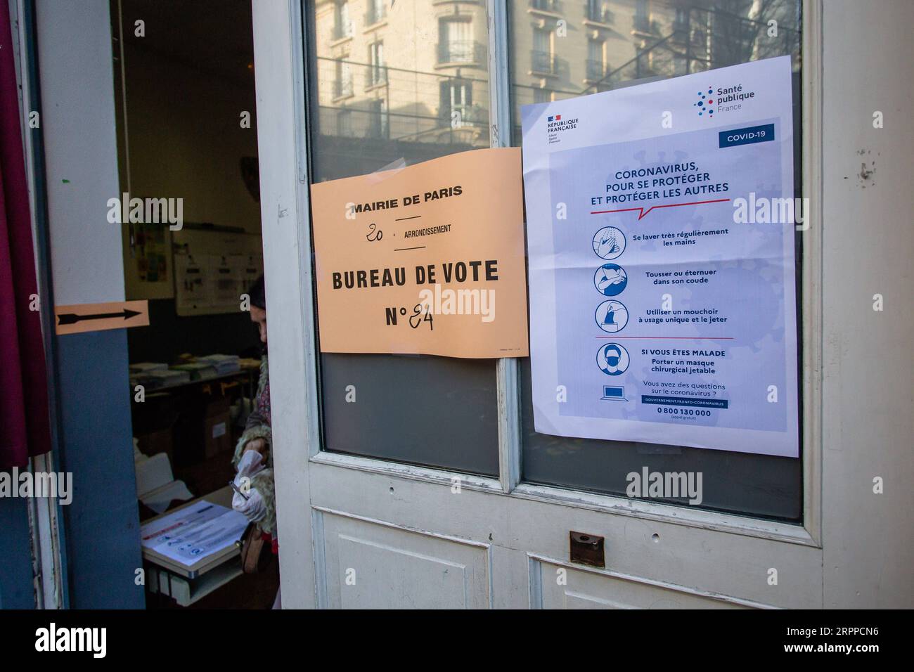 Voting booths 2020 hi-res stock photography and images - Alamy