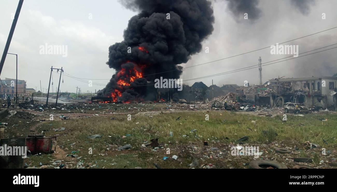 Newsnigeria lagos oil hi-res stock photography and images - Alamy