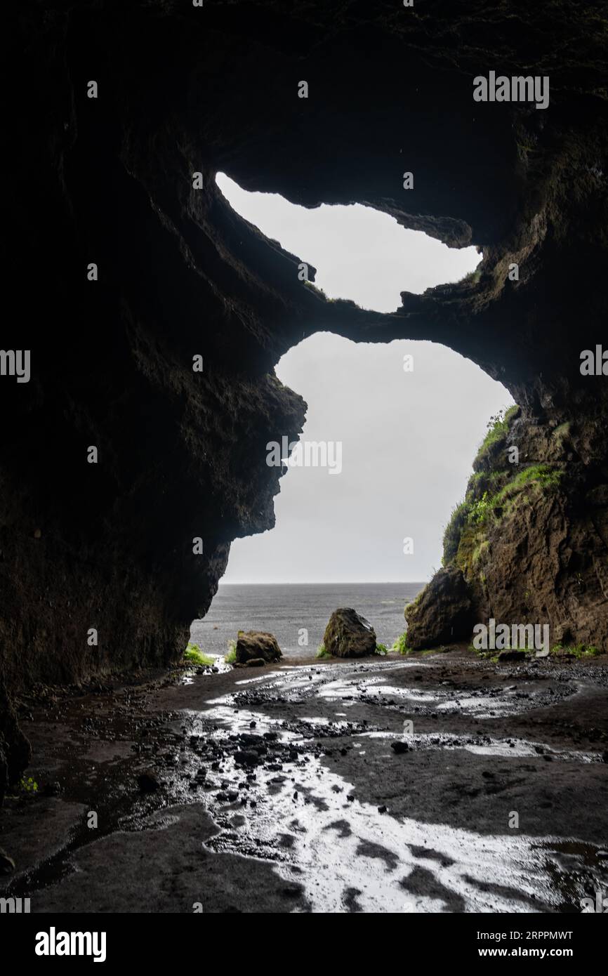 Iceland yoda cave hi-res stock photography and images - Alamy