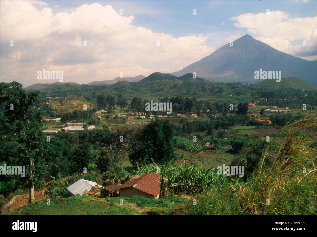 Kisoro town with Mount Muhavura in the distance, Uganda Stock Photo - Alamy
