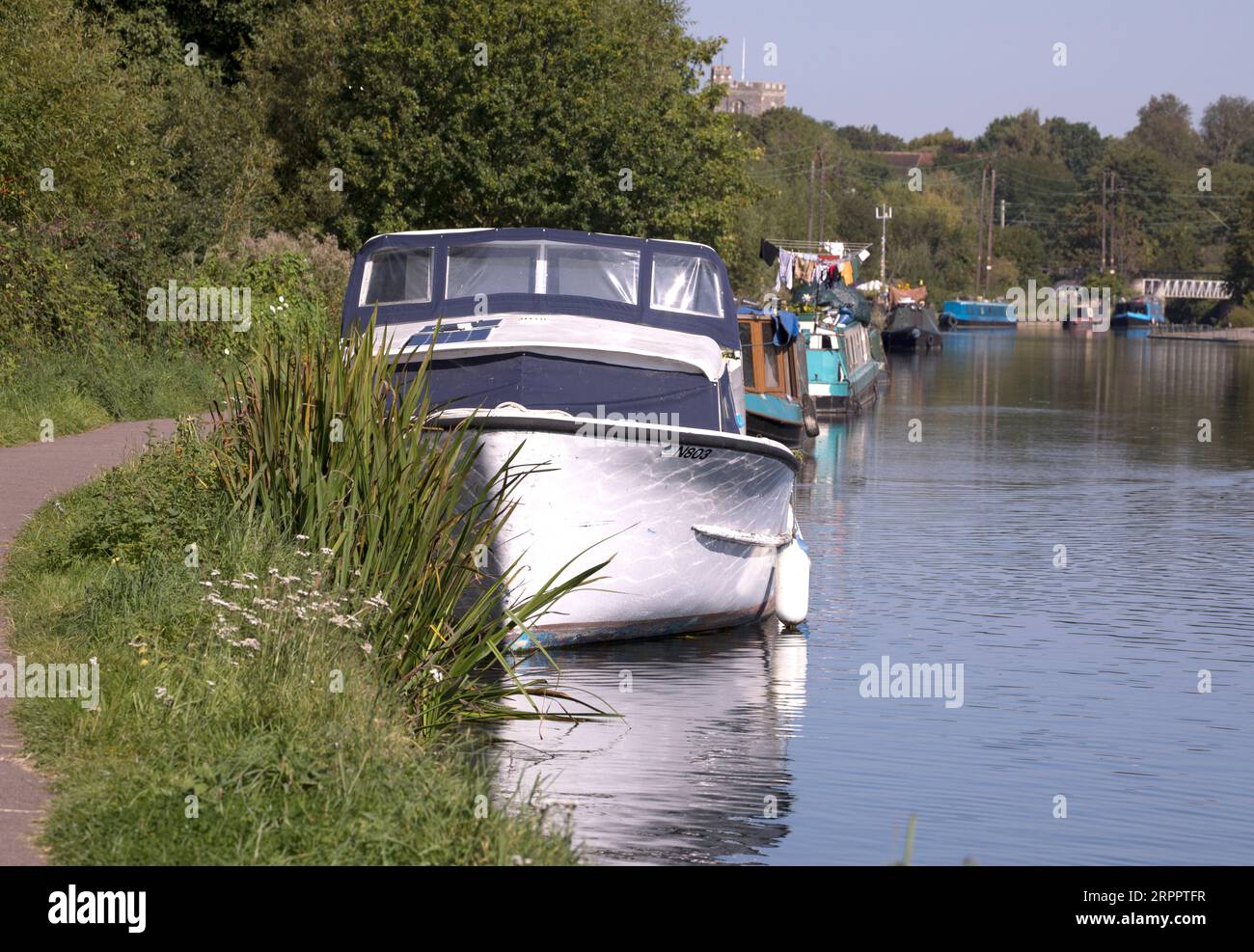River Lea Broxbourne Hertfordshire Stock Photo - Alamy