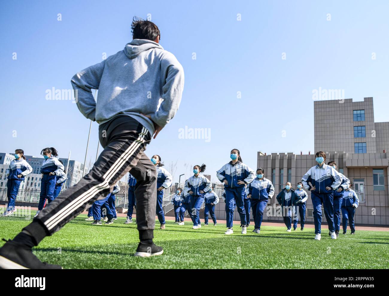High school gym class hi-res stock photography and images - Alamy