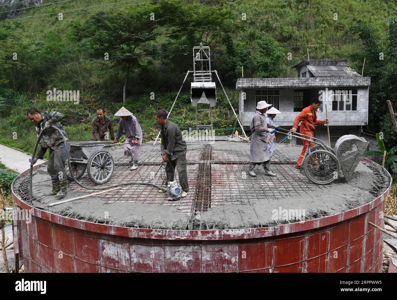 Stricken tank hi-res stock photography and images - Alamy