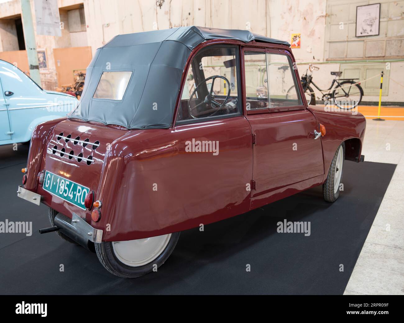 Georges Mochet CM 125 Maroon Voiturette, France 1956 Stock Photo - Alamy