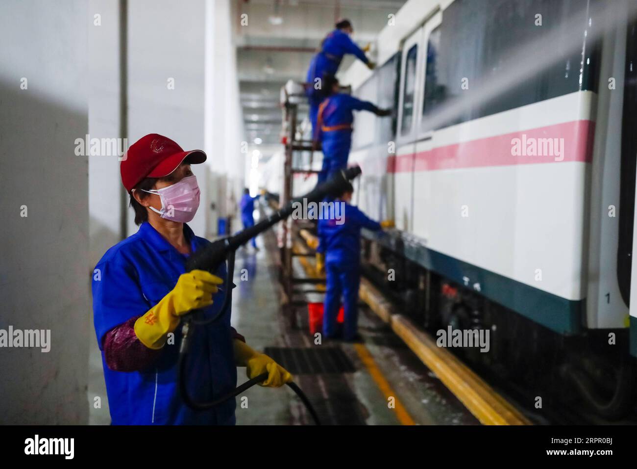 System preparation operation hi-res stock photography and images - Alamy