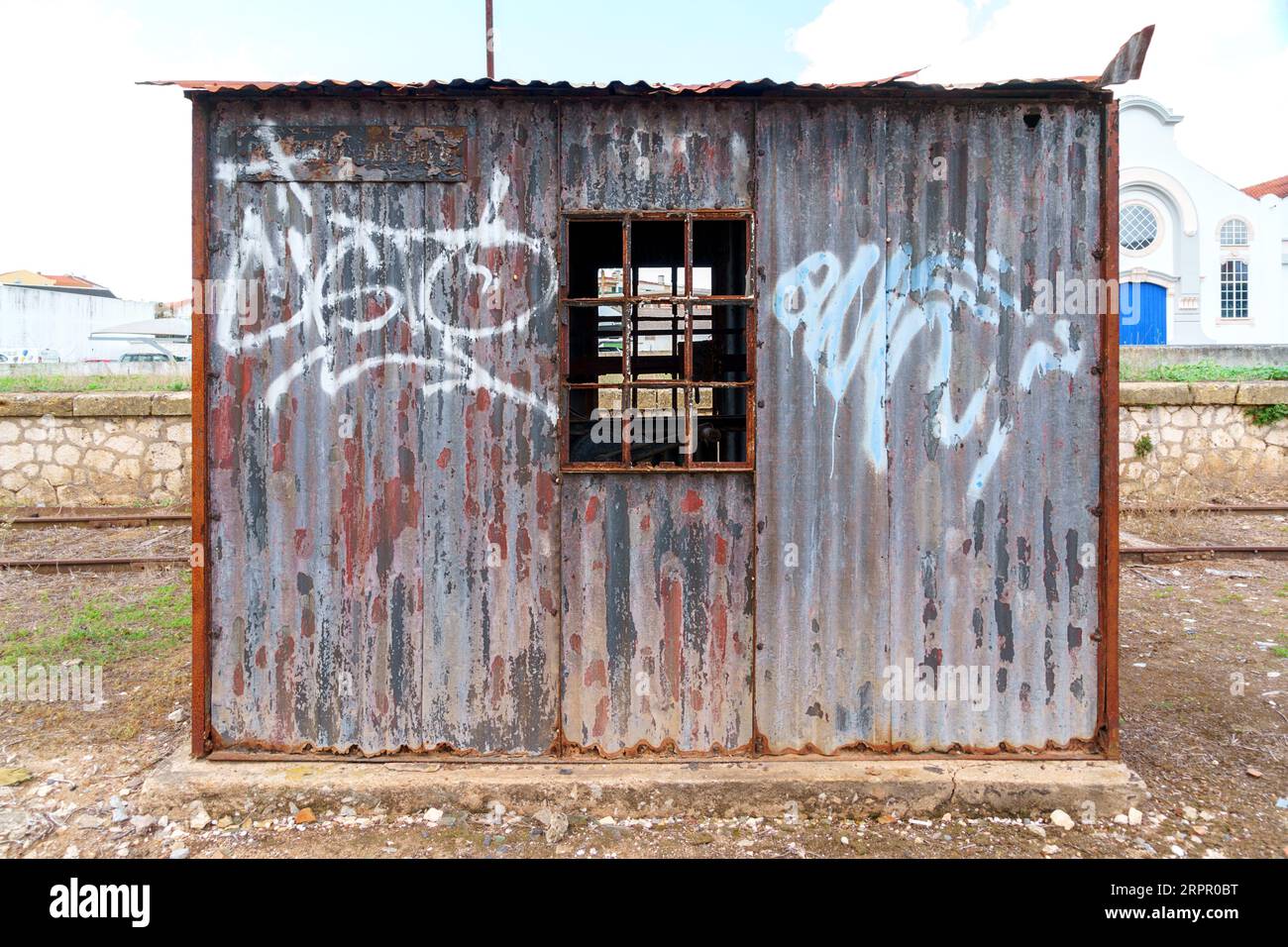 Old abandoned barn with weathered exterior hi-res stock photography and ...