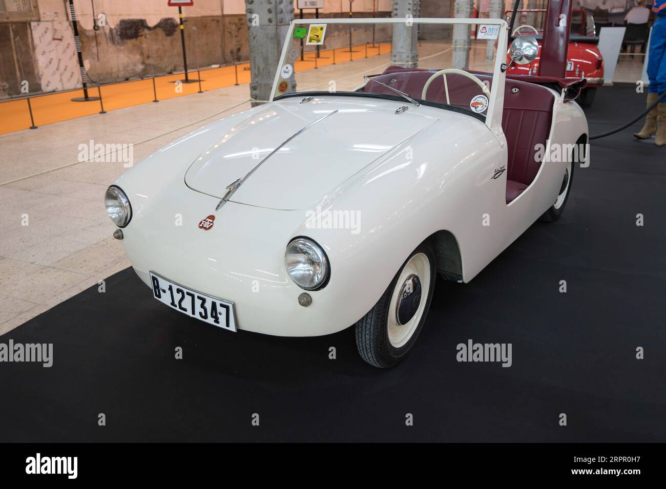 Primera serie hi-res stock photography and images - Alamy