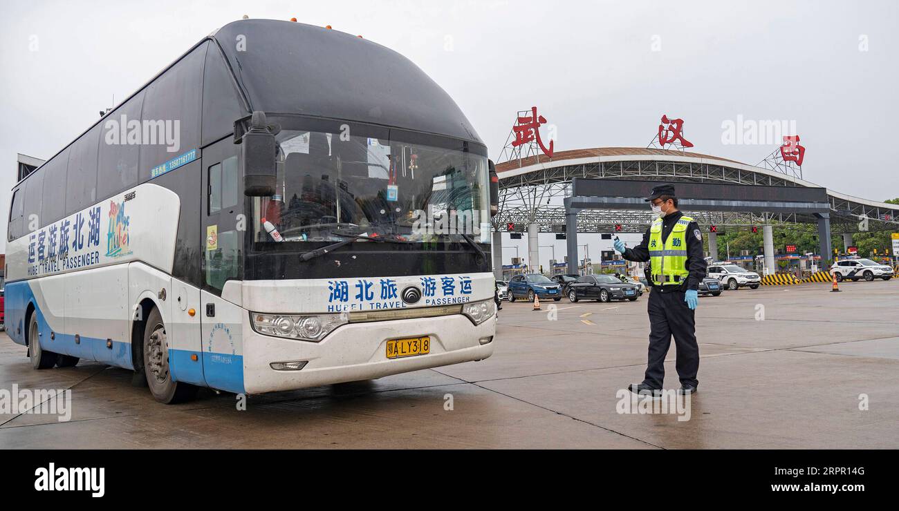 Hina wuhan covid 19 outbound hi-res stock photography and images - Alamy