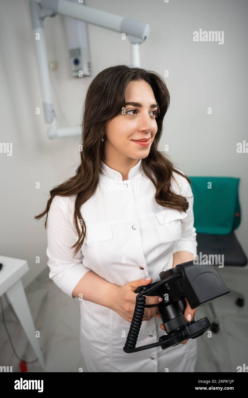 Doctor patient in dental office hi-res stock photography and images - Alamy