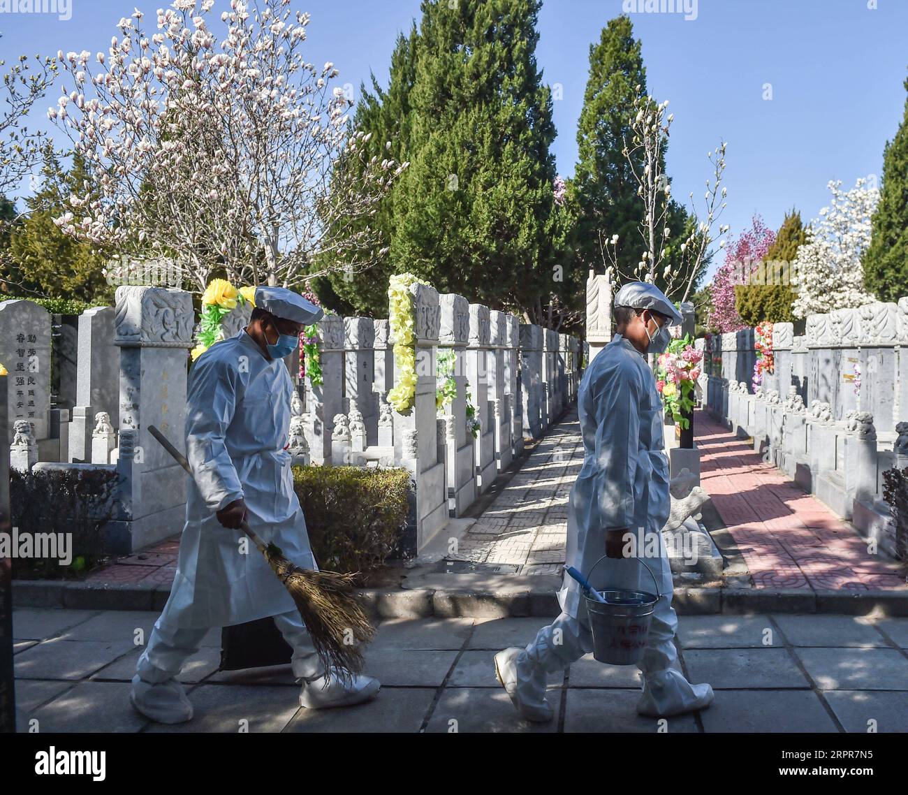 Babaoshan cemetery hi-res stock photography and images - Alamy