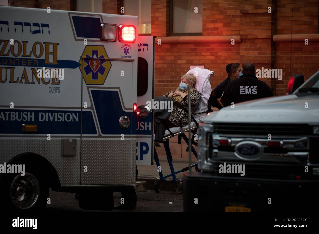 101 ambulance hi-res stock photography and images - Alamy