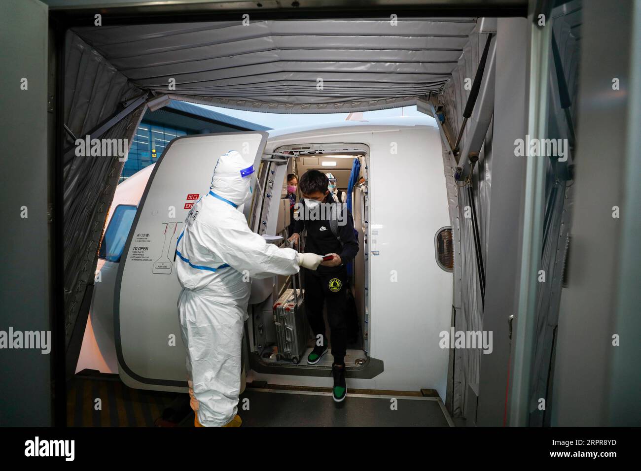 International health observation hi-res stock photography and images ...