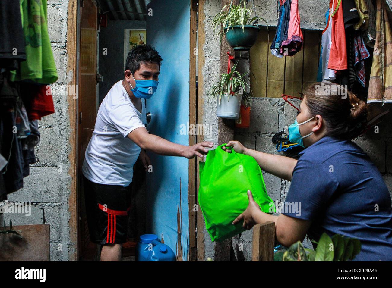 Relief goods distribution hi-res stock photography and images - Alamy