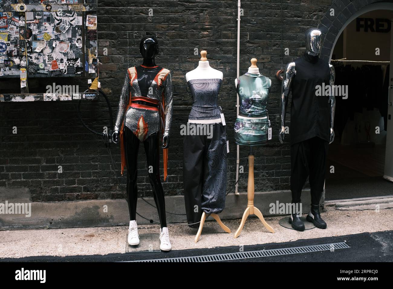 Fashion Dummies or Mannikins wearing Vintage Clothing, Brick Lane ...