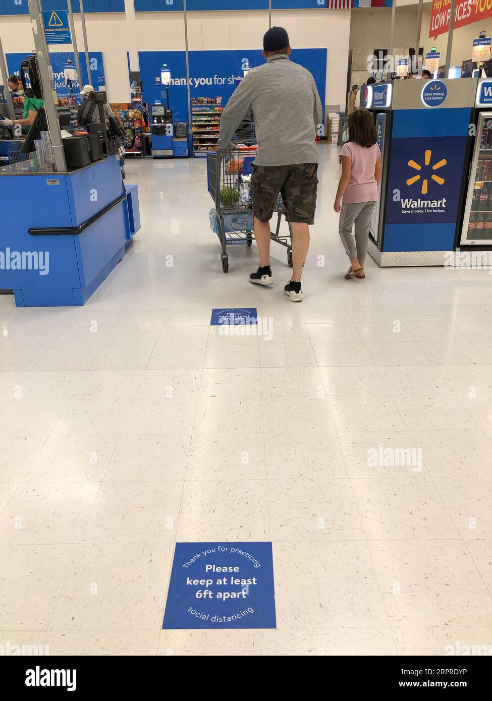 Wal mart plano hi-res stock photography and images - Alamy