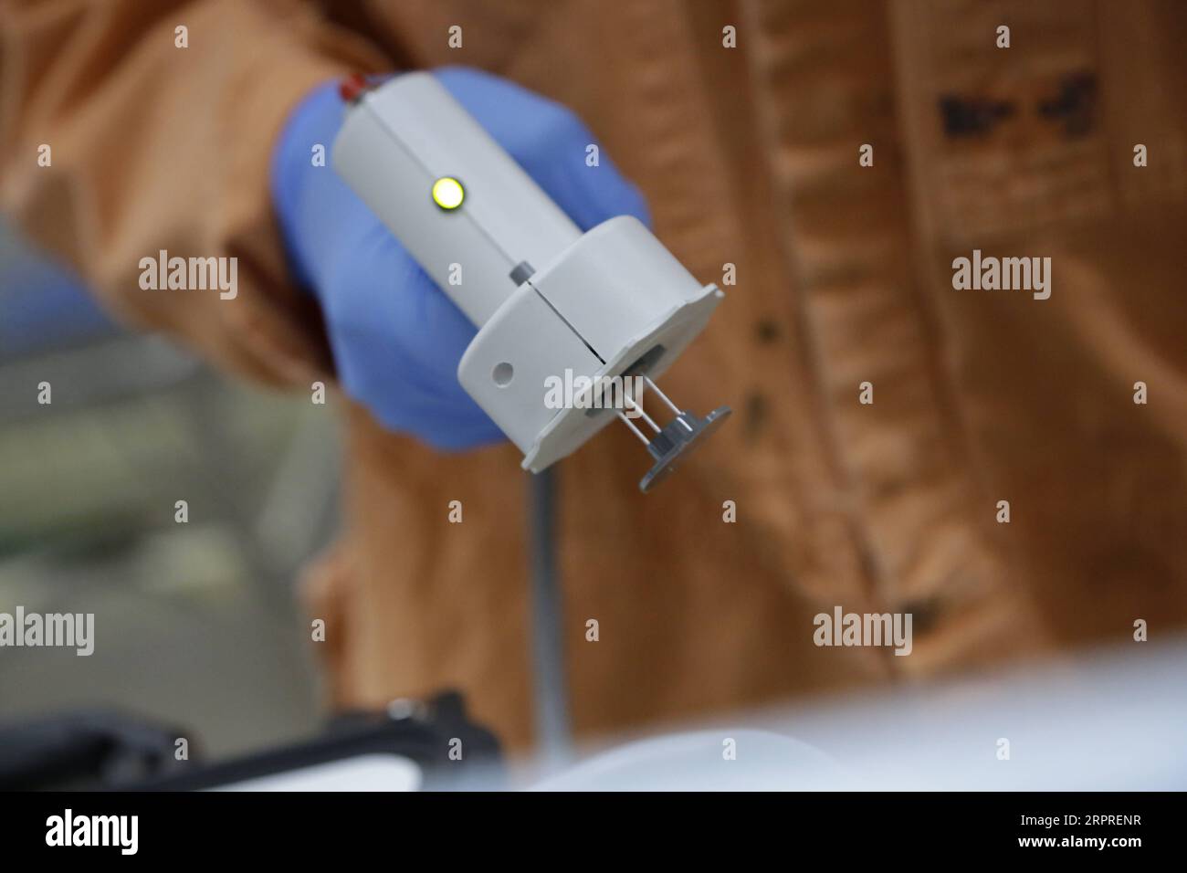 Australian animal health laboratory hi-res stock photography and images ...