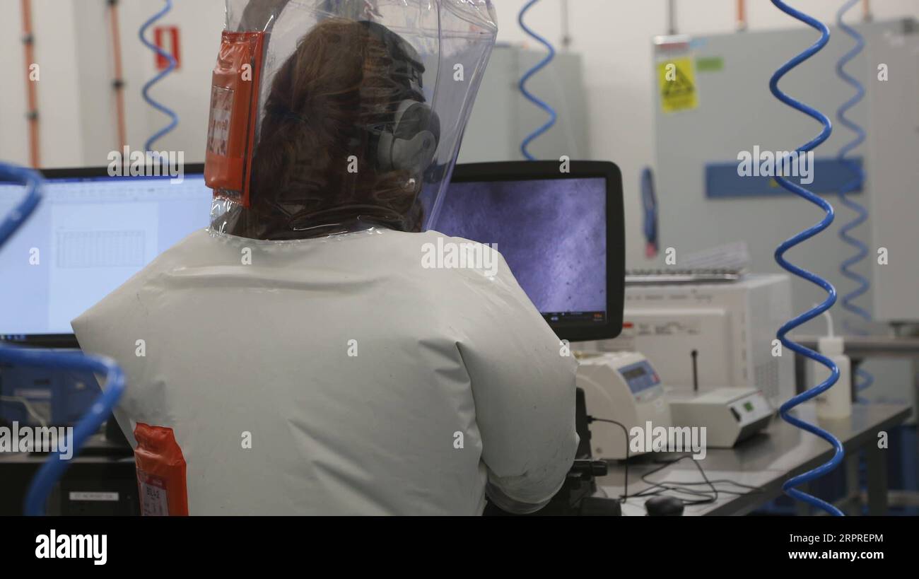 Australian animal health laboratory hi-res stock photography and images ...