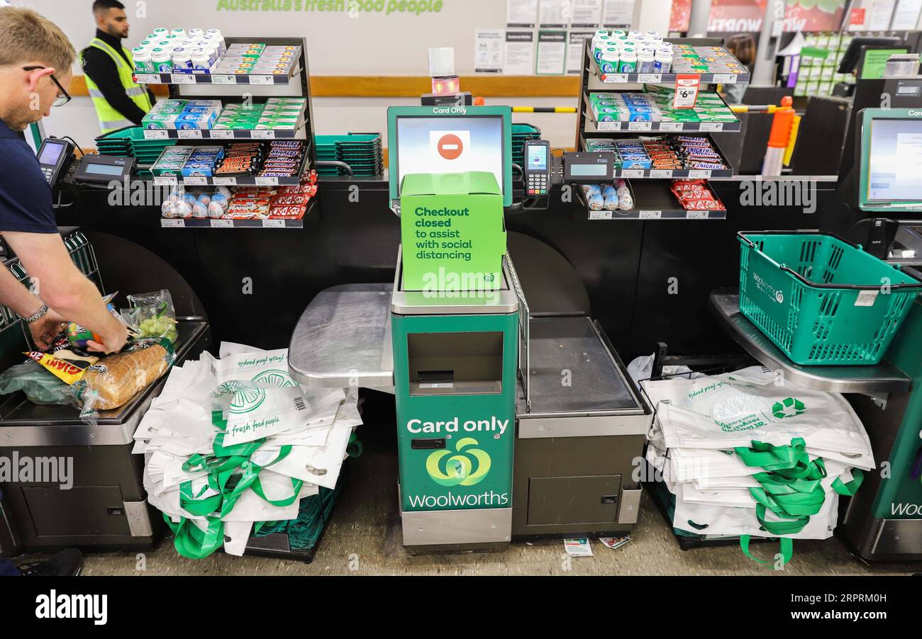 Self checkout closed hi-res stock photography and images - Alamy