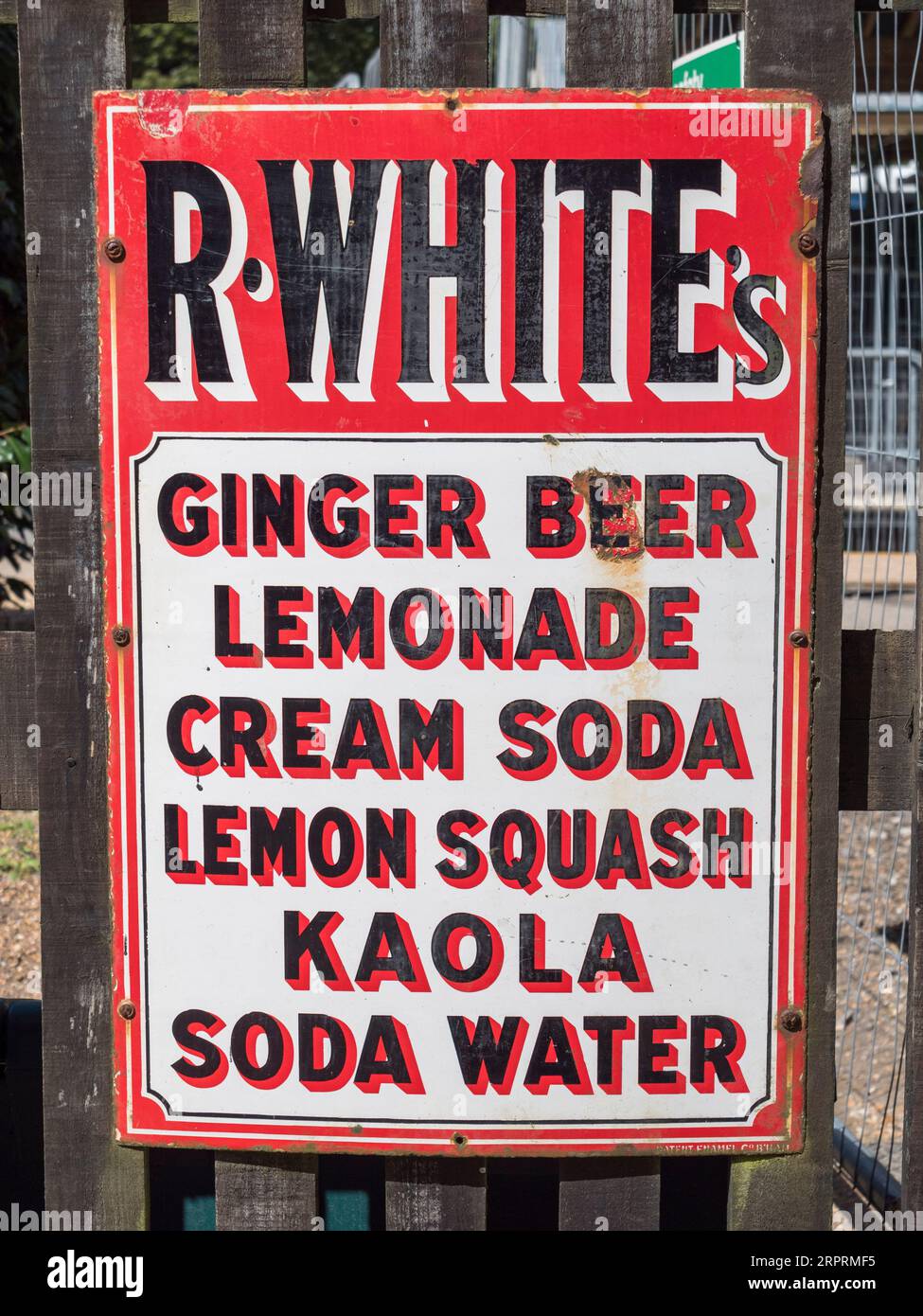 R whites lemonade advert hi-res stock photography and images - Alamy
