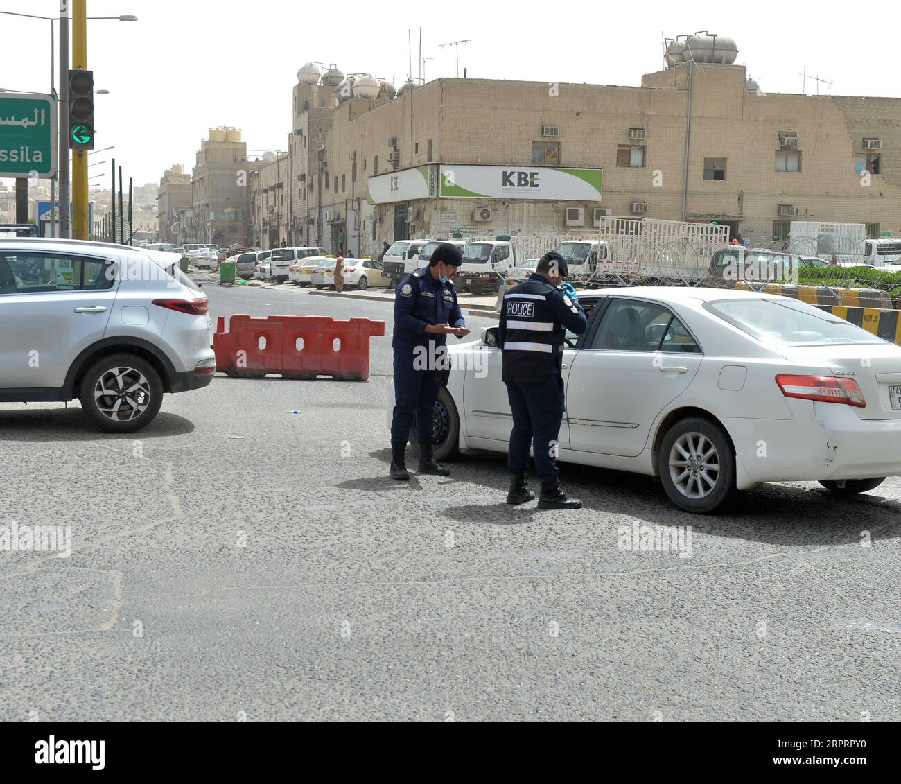 Kuwaiti police hi-res stock photography and images - Alamy