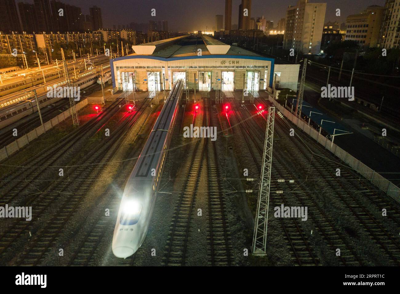 Wuhan april 8 2020 train hi-res stock photography and images - Alamy