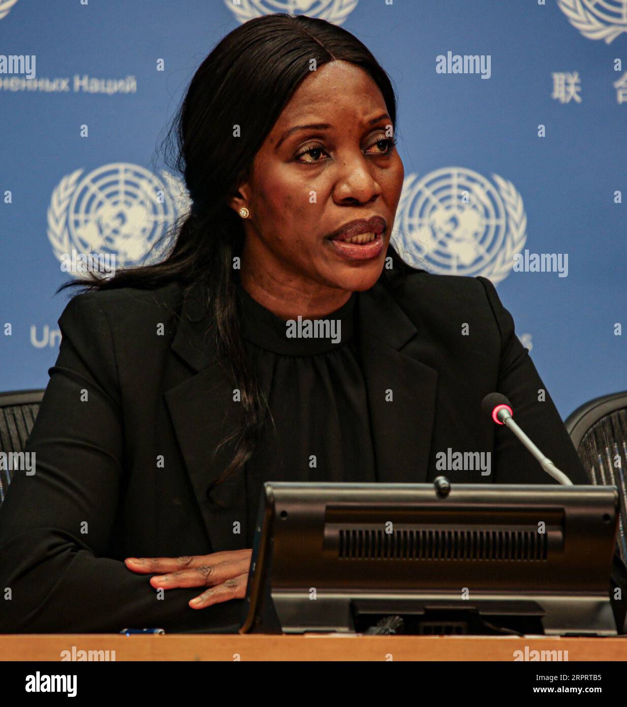 Hunger stricken hi-res stock photography and images - Alamy