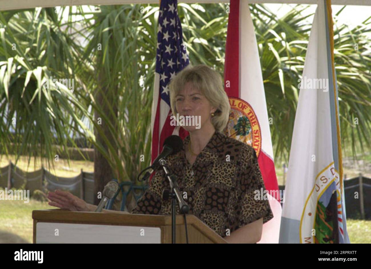 Secretary Gale Norton speaking at dedication ceremony for new facility ...