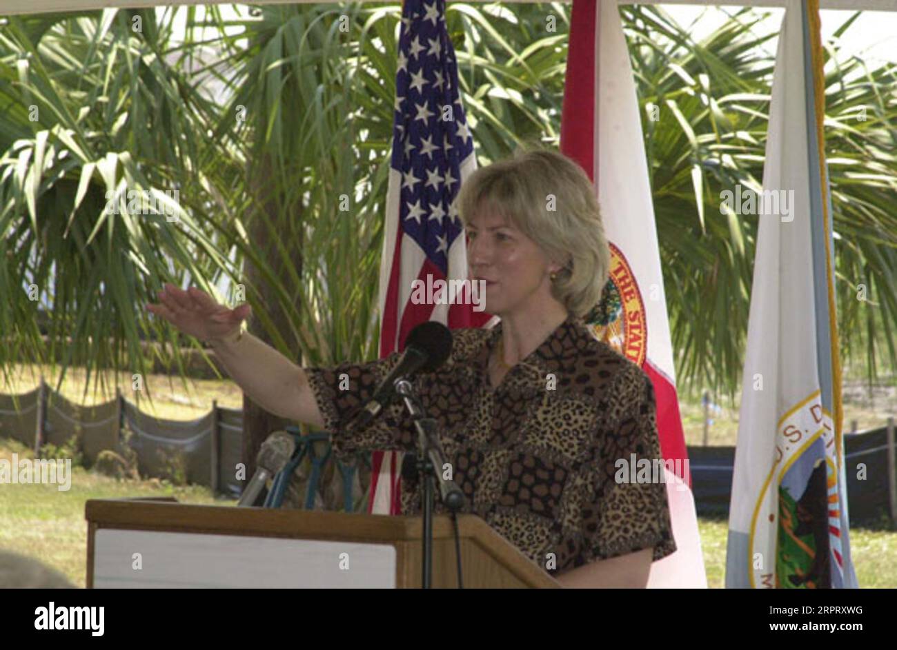 Secretary Gale Norton speaking at dedication ceremony for new facility ...