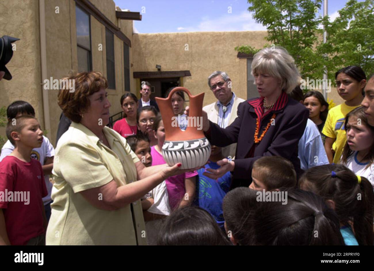 Indian school students and staff hi-res stock photography and images - Alamy