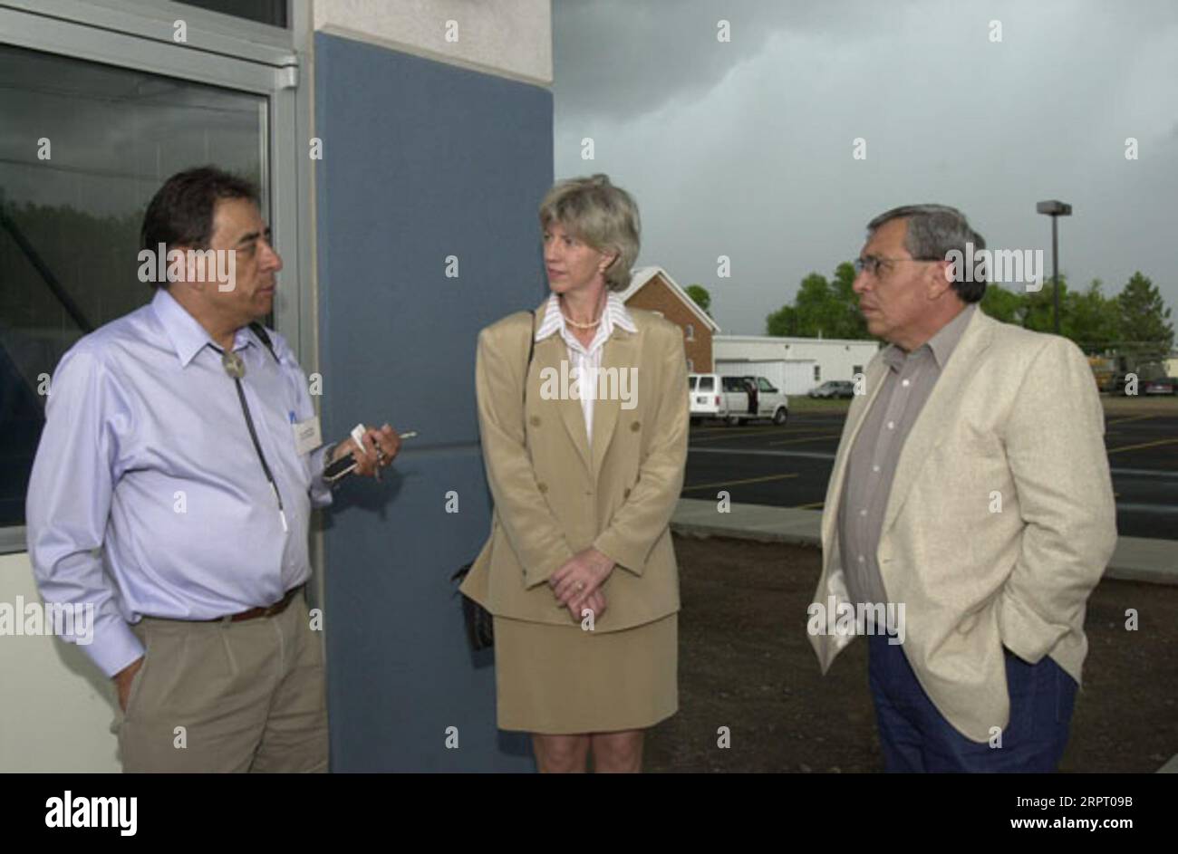 Secretary Gale Norton, center, with United Tribes Technical College ...