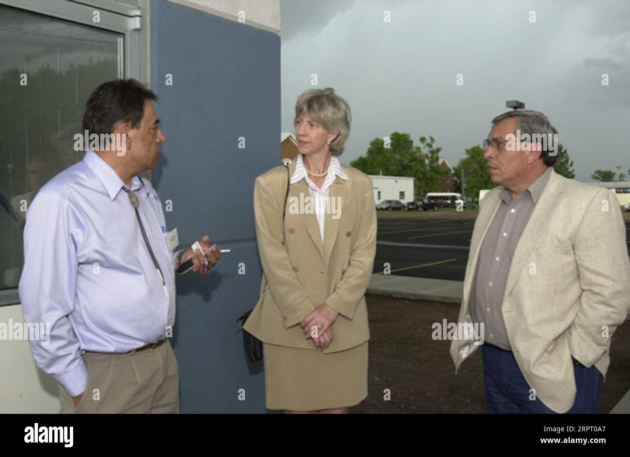 Secretary Gale Norton, center, with United Tribes Technical College ...