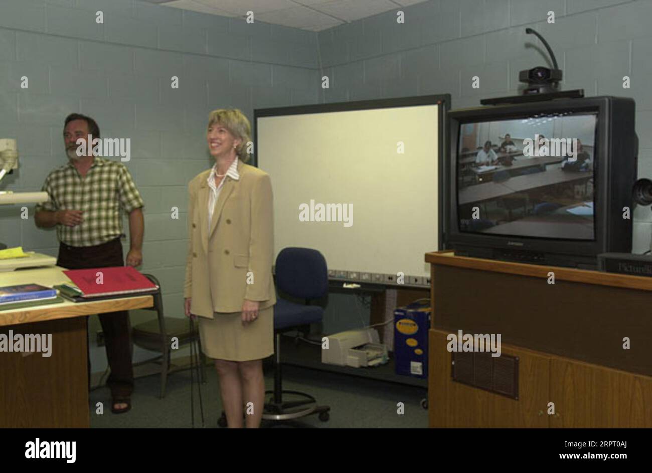 Secretary Gale Norton speaking to class during tour of the United ...