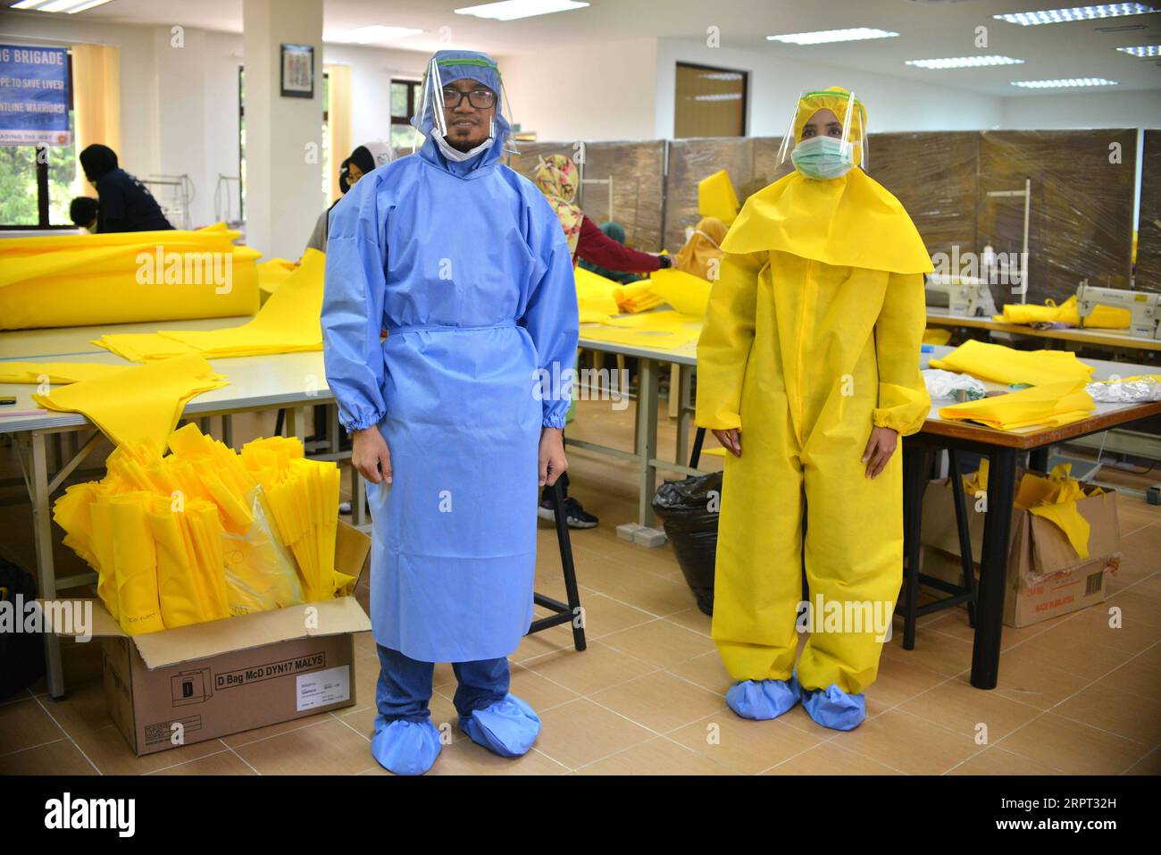 200410 -- KUALA LUMPUR, April 10, 2020 Xinhua -- Students demonstrate ...