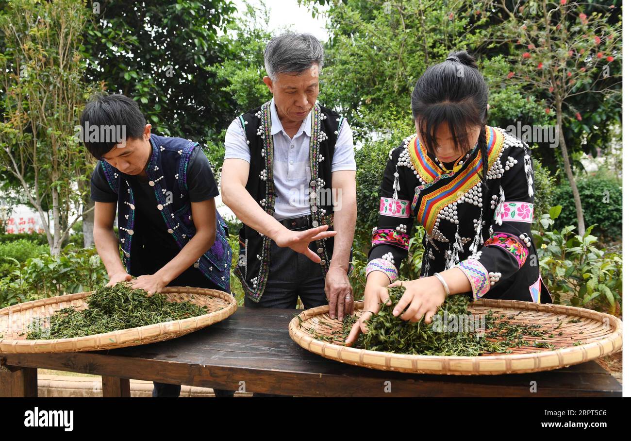 200411 -- NING ER, April 11, 2020 -- Li Xingchang C, an inheritor of ...