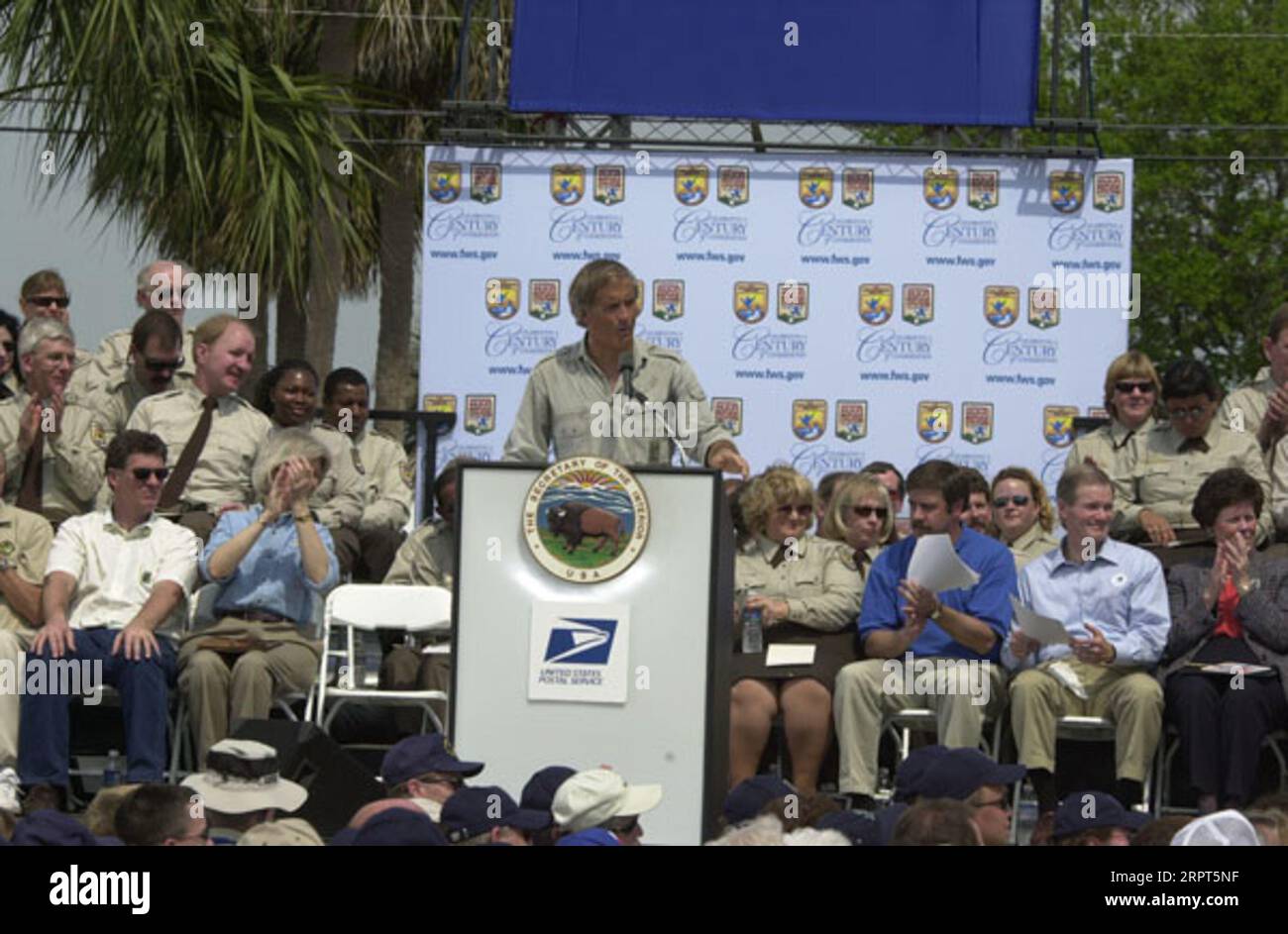 Animal expert and television show host Jack Hanna speaking at ceremony ...