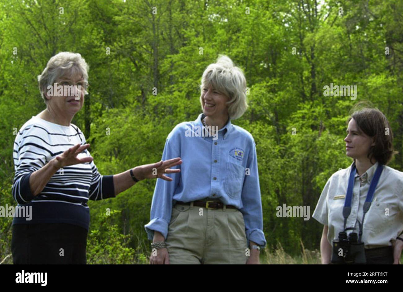 Secretary Gale Norton, center, with Fish and Wildlife Service's John ...