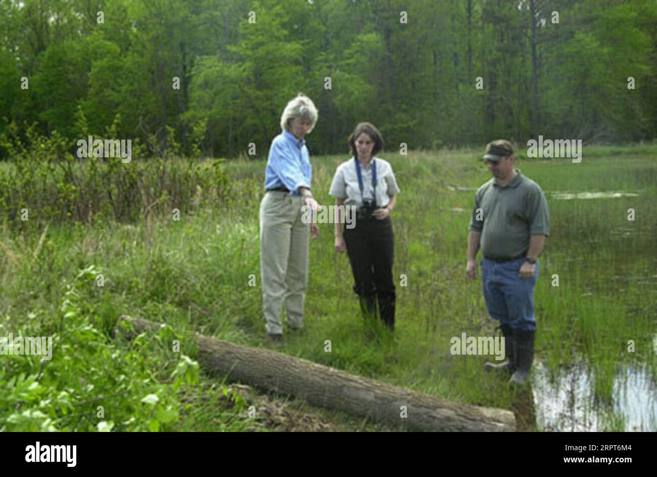 Secretary Gale Norton, far left, with Fish and Wildlife Service's John ...