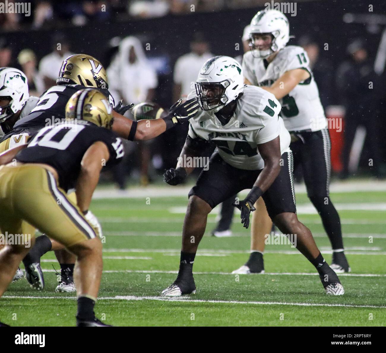 August 26, 2023 - Hawaii Rainbow Warriors offensive lineman Josh Atkins ...